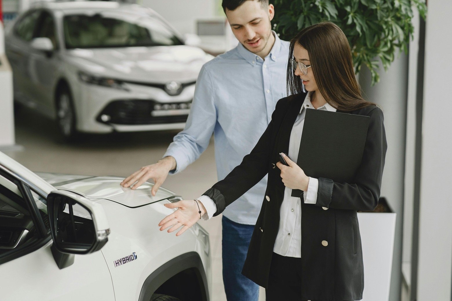How AI Transforms Customer Engagement for Car Dealerships